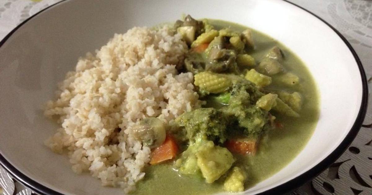Garden Vegetables in Thai Green Curry with Brown Rice Recipe by Anagha ...