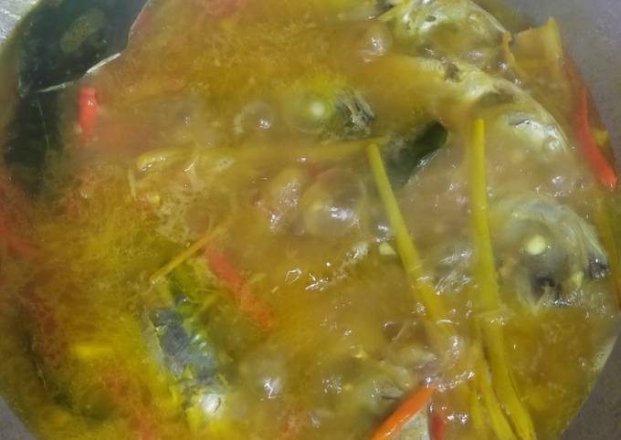 Resep Ikan kuah kuning oleh Mommy Queen - Cookpad