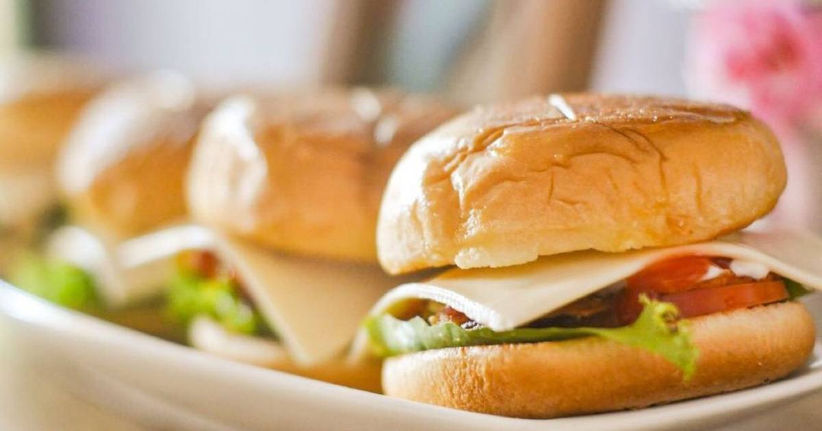 Resep Burger Homemade Simple oleh Lia Kusuma - Cookpad