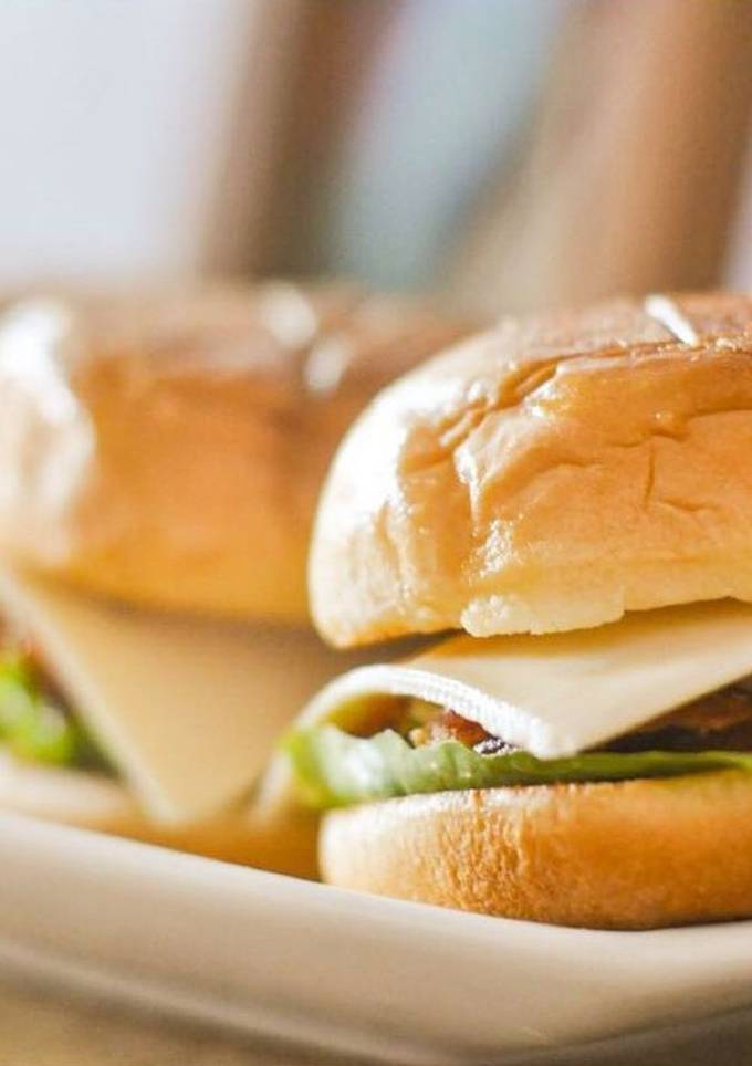 Resep Burger Homemade Simple oleh Lia Kusuma - Cookpad