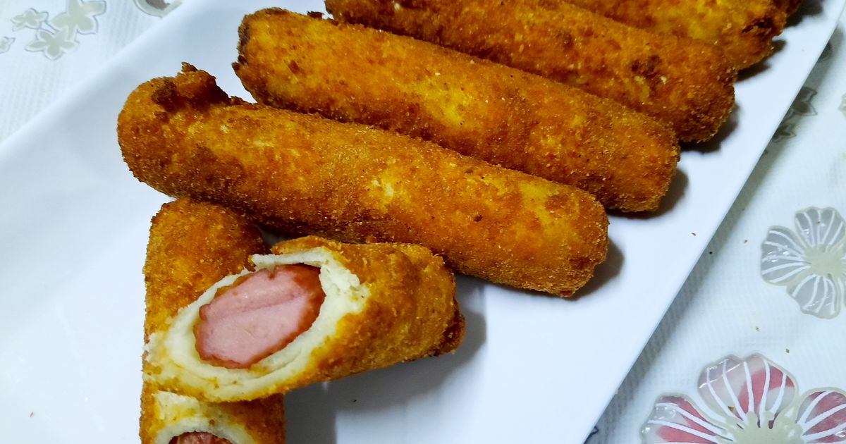 Chicken Franks Cheese Bread Roll Recipe by Naila Asif - Cookpad