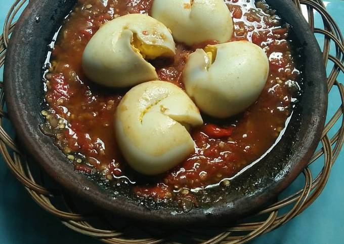 Resep Telor rebus penyet sambel terasi 😍 oleh Noor Eka Sebtiana - Cookpad