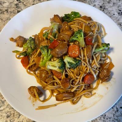 Pollo Lo Mein Para Llevar Naranja De Pollo Con Fideos Foto De Stock Y