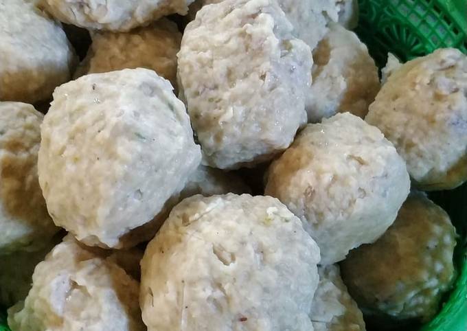 Resep Bakso Urat Simpel oleh Octavianne Riva - Cookpad