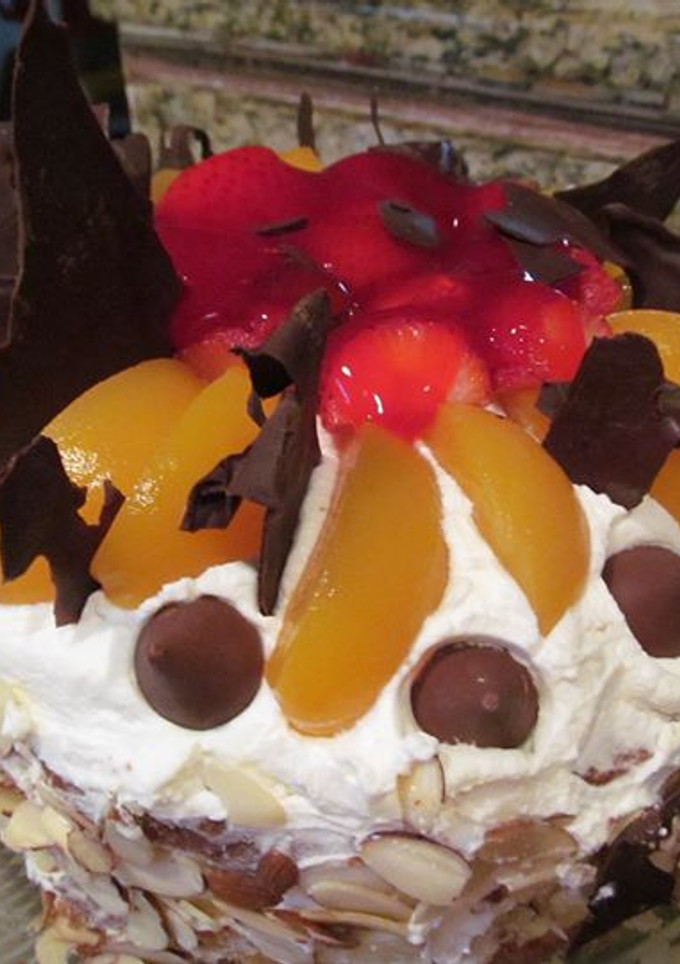 Pastel De Vainilla (Básico) Con Frutas Y Chantilly A Lo Carmelita ...