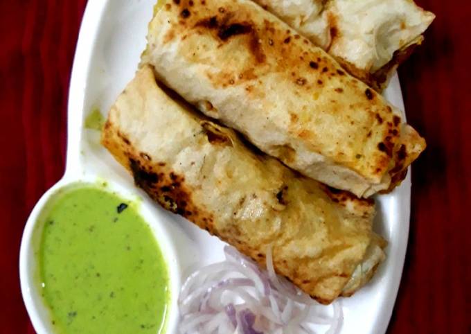 Chowmein Roll Recipe by Harminder Kaur Sethi - Cookpad