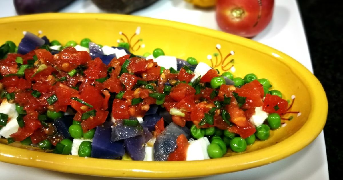 Ensalada De Patatas Azules Con Guisantes Y Mozzarella Receta de ...