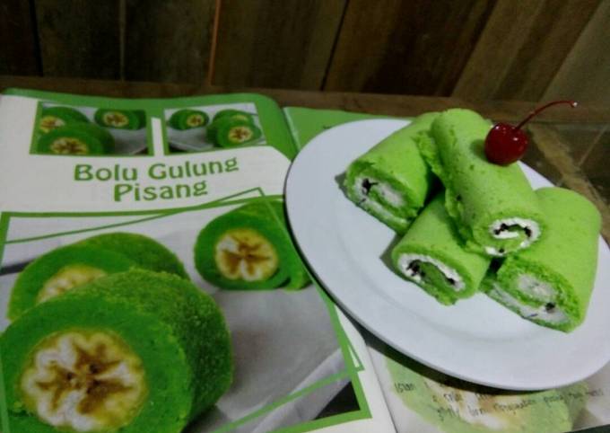 Resep Mini Pandan Roll Cake oleh deaharres - Cookpad