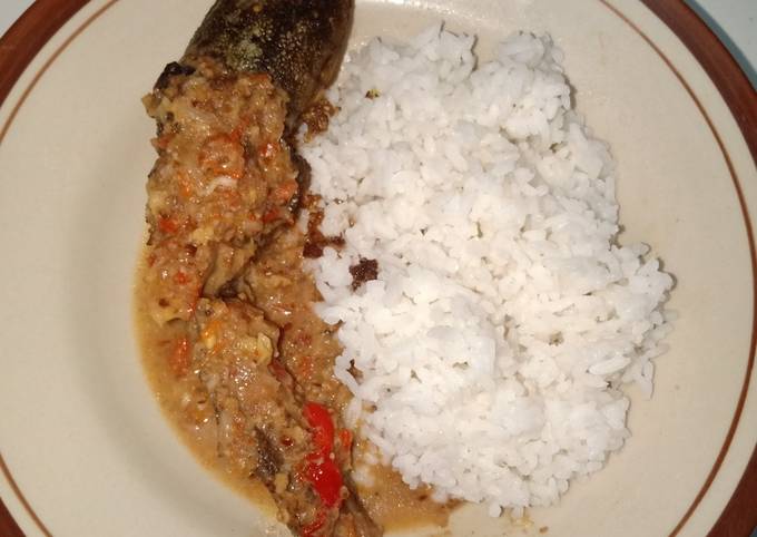 Resep Pecak Lele Khas Betawi oleh Ridha Deayu - Cookpad