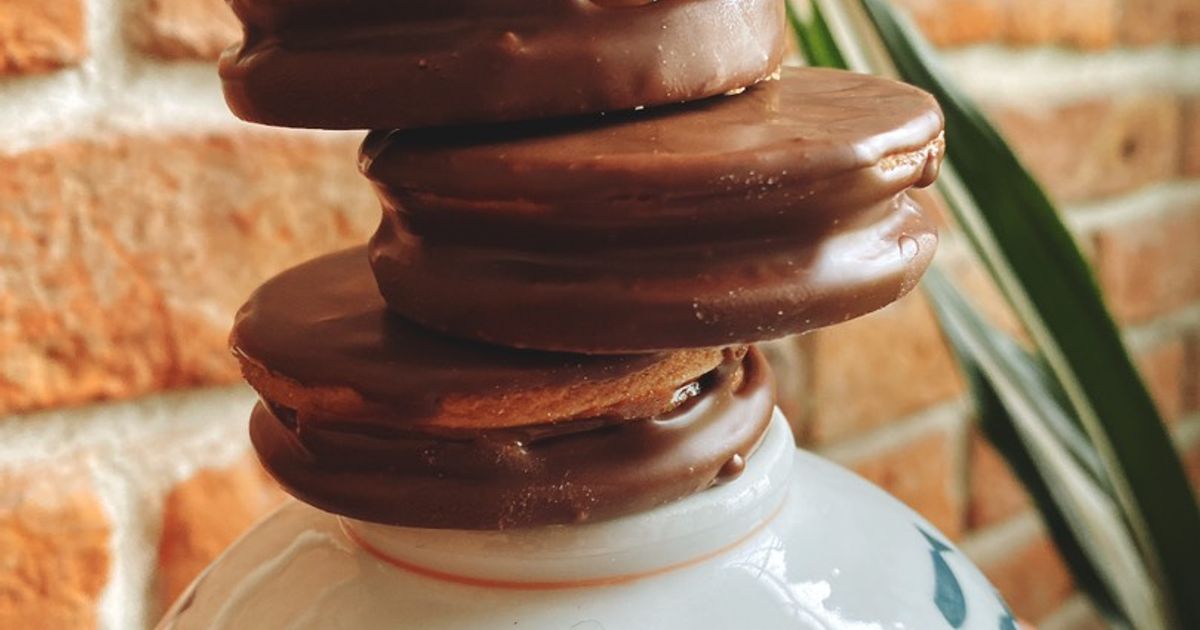 Alfajores De Chocolate Receta de Val Perez- Cookpad