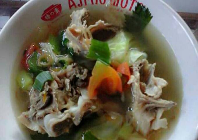 Resep Sop balungan (tulang) ayam suegerrr oleh Rizta Falma 🍒🍞🍛 - Cookpad