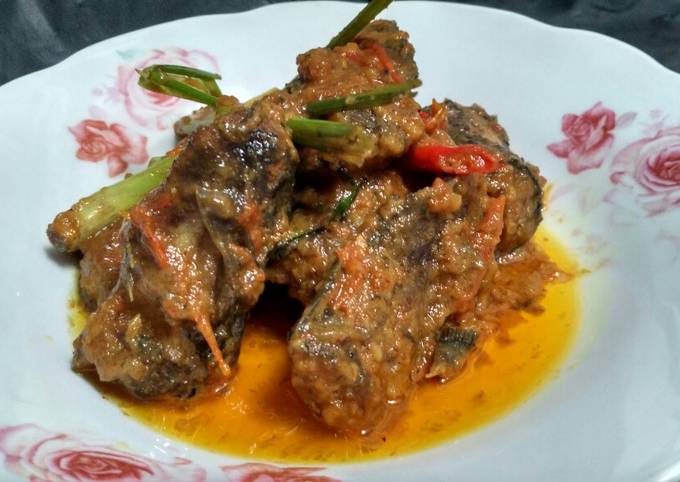 Resep Ikan Lele Bumbu Kuning oleh Tria Febrina - Cookpad