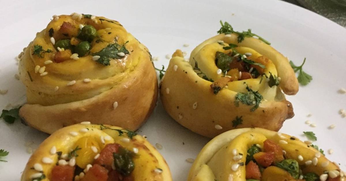 Rose shaped veggie buns Recipe by Mona Bassi - Cookpad