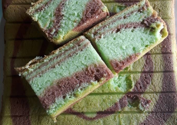 Resep Bolu zebra putih telur pandan coklat (W#36) oleh Ratri IPS - Cookpad