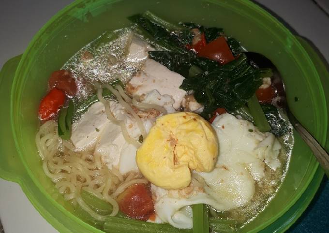 Resep Indomie Kuah Simple oleh Tia - Cookpad