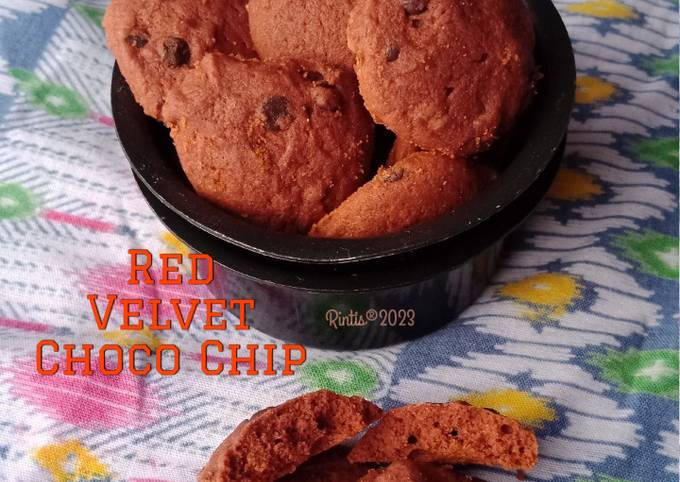 Resep Red Velvet Cookies Choco Chip oleh Annaswa - Cookpad