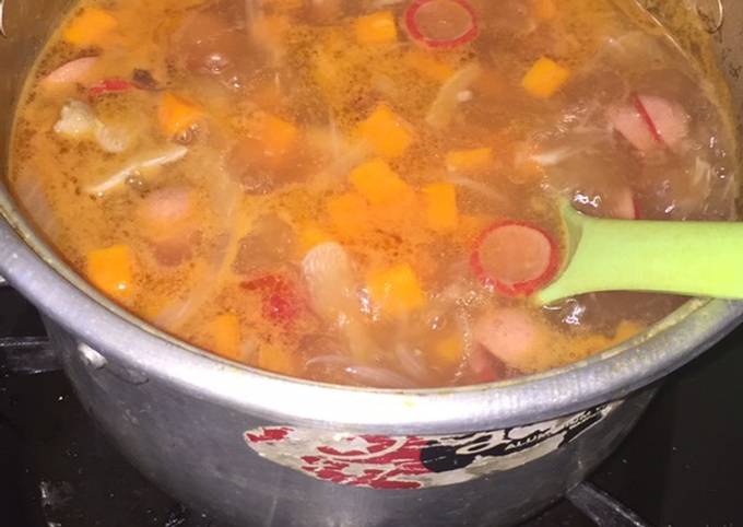 Resep Sop sosis merah oleh Fathia Aulia Putri - Cookpad
