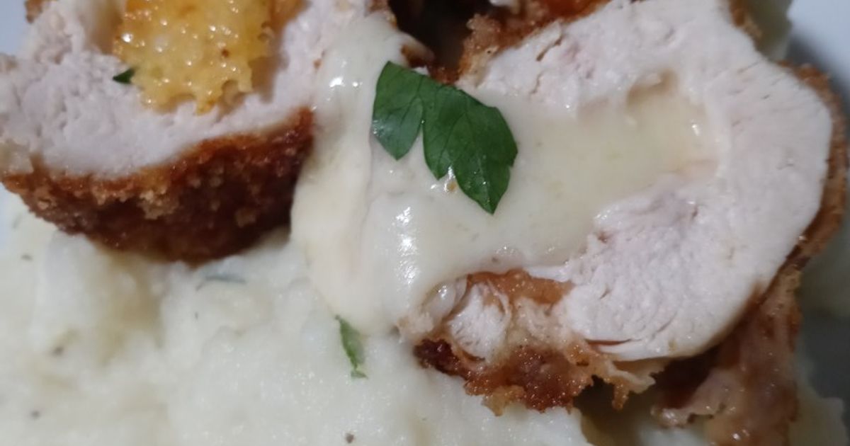 Chicharrones Coated Chicken Stuffed With Cheese Recipe By Taylor Topp ...