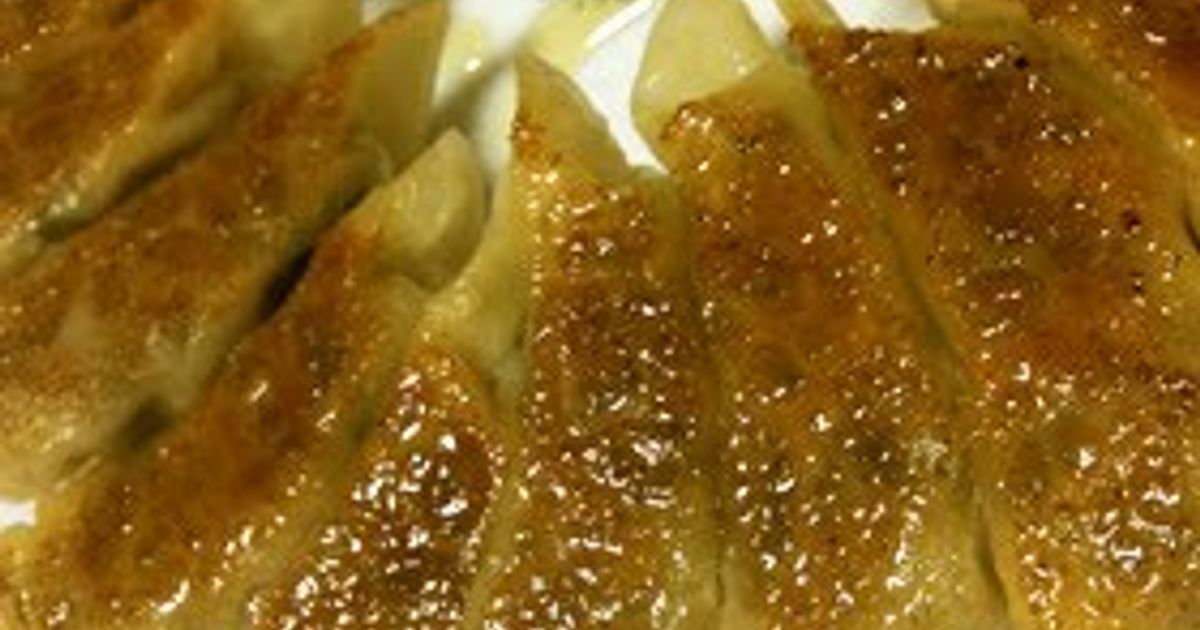 Easy Gyoza Dumplings With Crispy Skins And Juicy Insides Recipe by ...