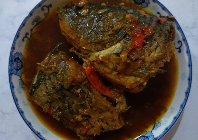 Resep Pindang ikan mas oleh Dapurr Emma - Cookpad