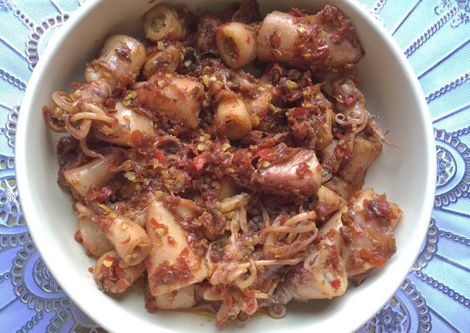 Resep Cumi balado super pedas oleh villy - Cookpad