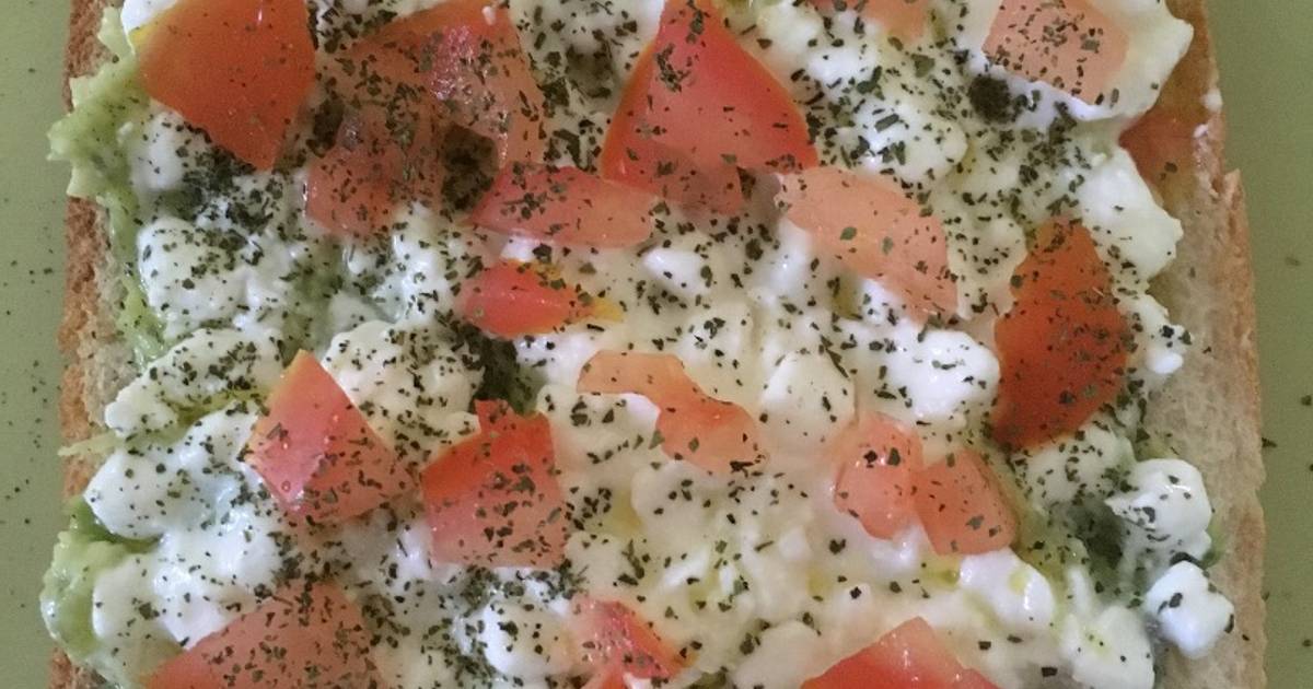 طريقة عمل توست بالافوكادو والجبنة على اصولها بطريقة سهلة وسريعة من ...