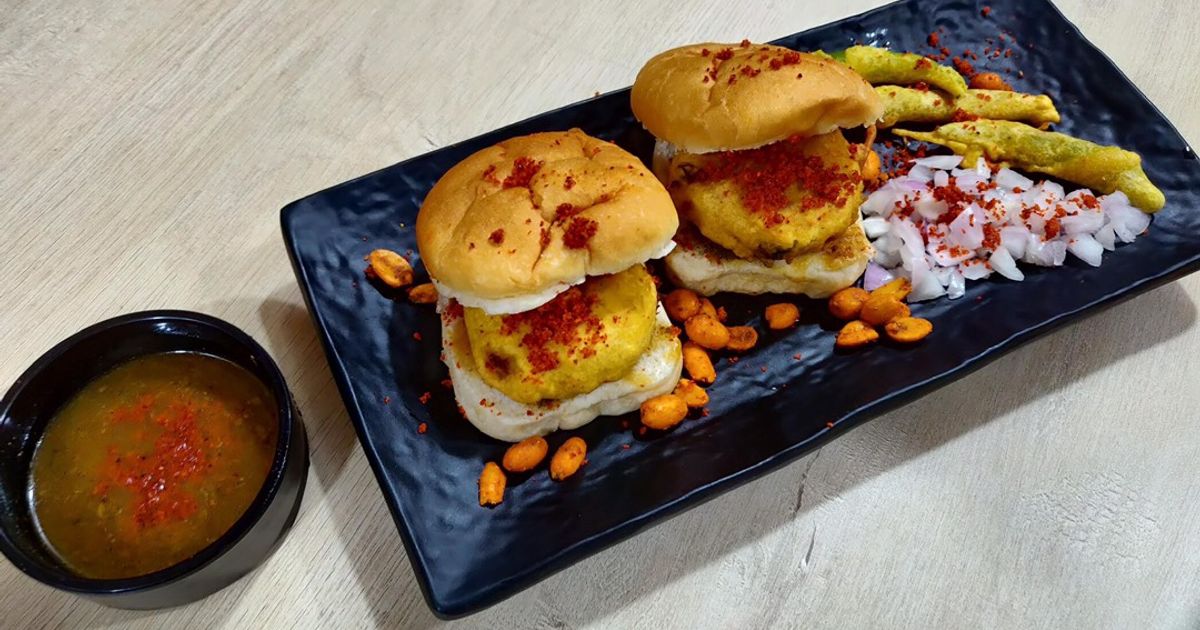 Vada Pav Aamchi Mumbai Famous Recipe by Aanal’ kitchen (by Aanal ...