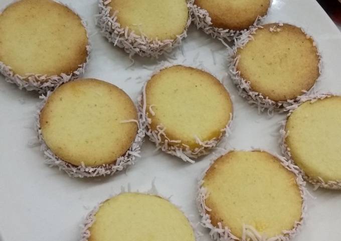 Alfajores de arequipe con coco Receta de Margarita restrepo velez- Cookpad