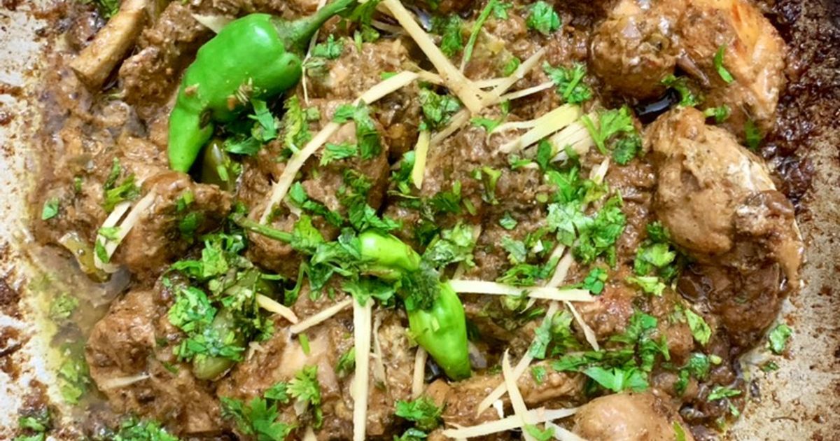 Delicious White Chicken Karahi Serve With Chupri Chapati Recipe by ...