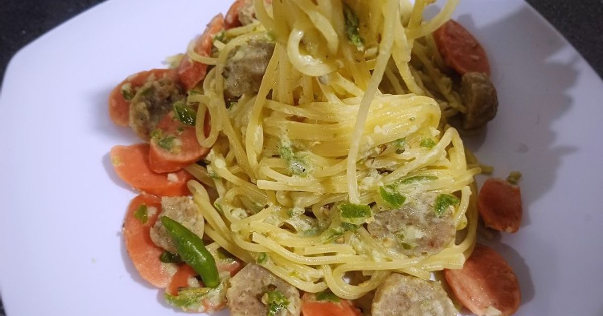 Resep Spaghetti Bakso Sosis Cabe Ijo oleh Devanlicious_ - Cookpad