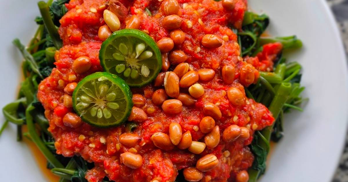 Resep plecing kangkung lezat, pedas, dan praktis