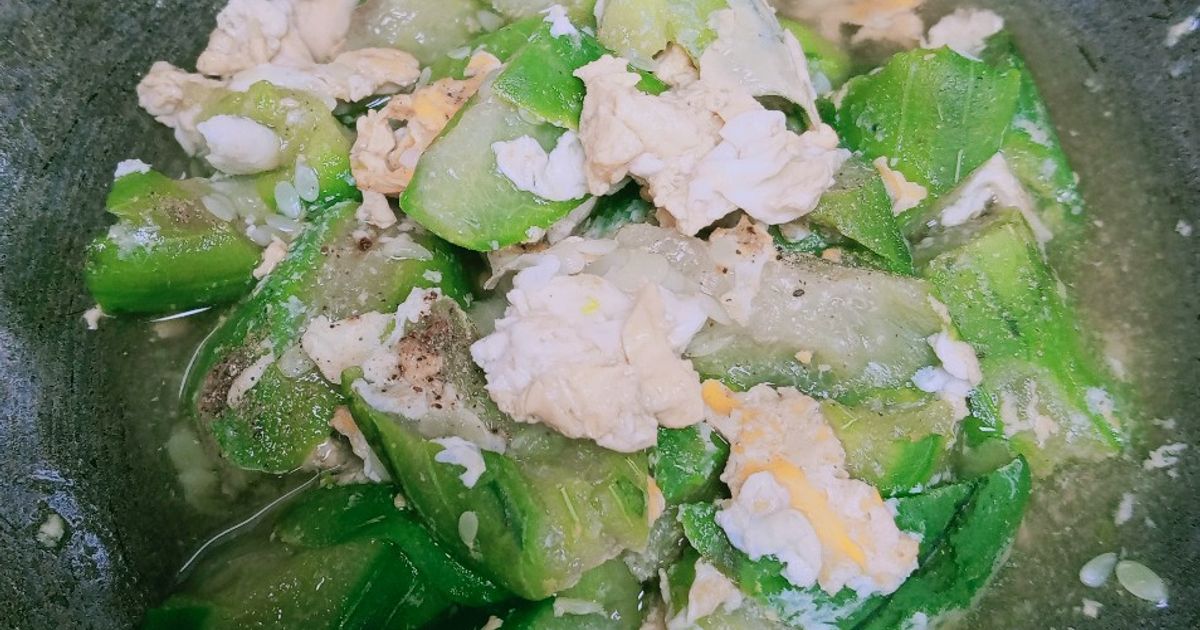สูตร ผัดบวบหอมไข่ โดย Kh.Ar - Cookpad
