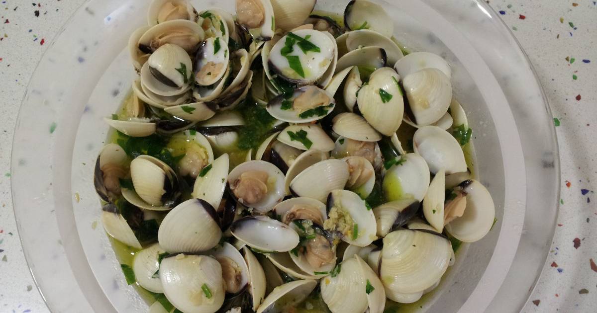 Almejas al ajillo Receta de Mari J.- Cookpad