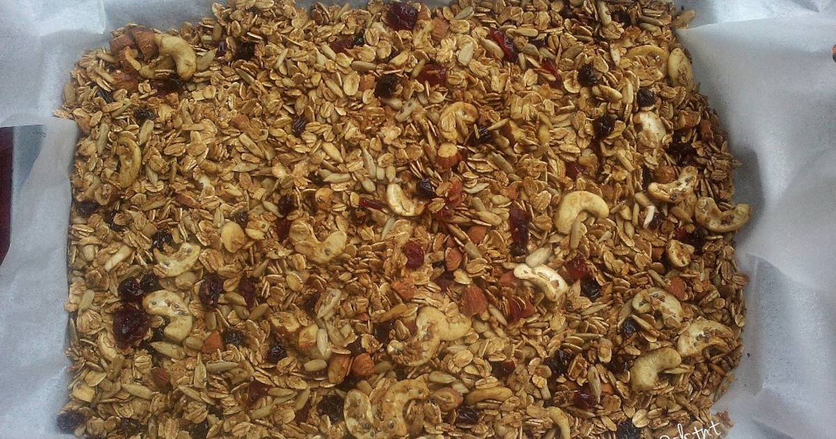 Resep Oil-Free Coconut Cinnamon Granola oleh tiantisulis - Cookpad