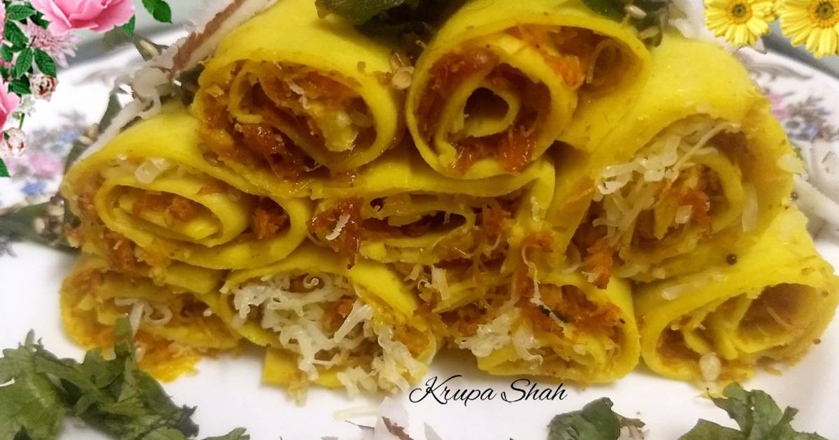 Vermicelli stuffed moong dal khandvi Recipe by Krupa Kapadia Shah - Cookpad