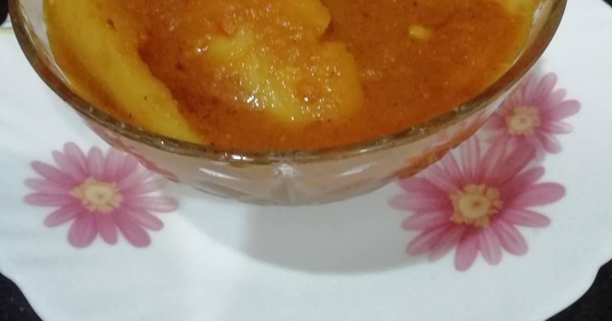 Rasedar Potato in tomato puree Recipe by Aruna Thapar - Cookpad