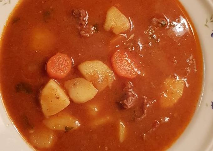Gulyás leves | Suzanita23 receptje - Cookpad receptek