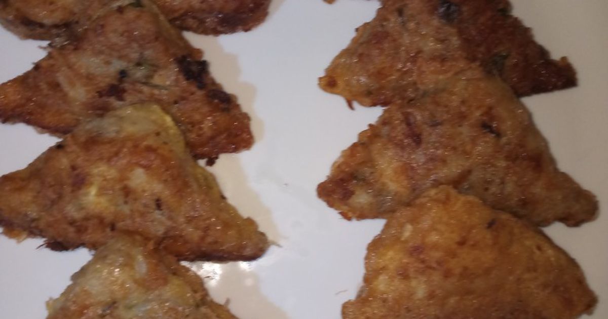 Spicy Bread Triangles Recipe by Uzma Syed - Cookpad