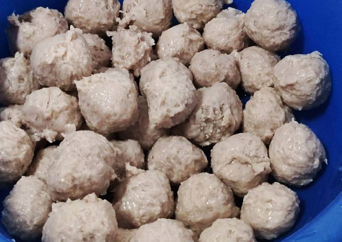 Resep Bakso Ayam + Sapi oleh Desembri Yesti - Cookpad