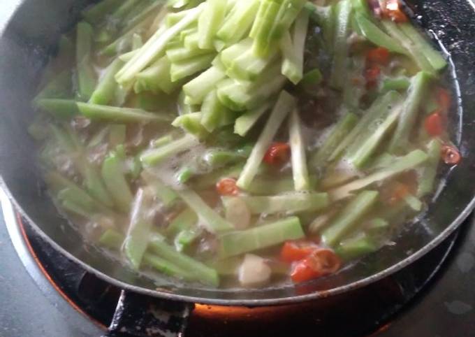 Resep Sayur Oseng Jipang Pedas Lezat oleh Fitri Hidayati - Cookpad