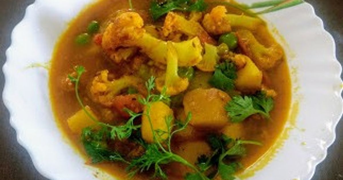 Aloo Gobhi Tamatar Sabji Recipe by Richa Vardhan - Cookpad