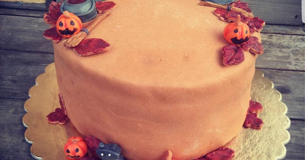 Karamellás, Sült Almás, Halloween Torta | Csia Bori receptje - Cookpad ...