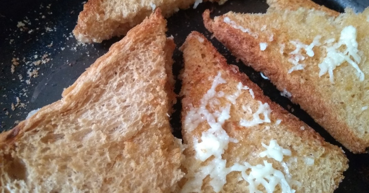 Cheese Mayo Toast Recipe by Poonam ranga - Cookpad