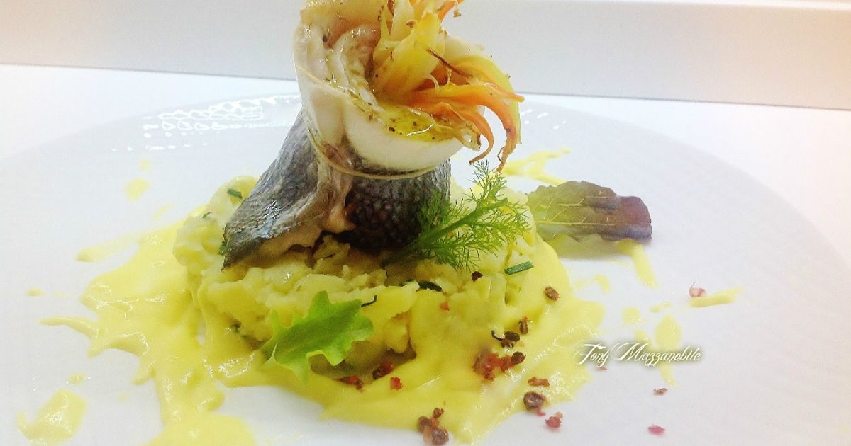 Ricetta Rotolino Di Branzino Su Letto Di Patate E Crema Allo Spumante ...