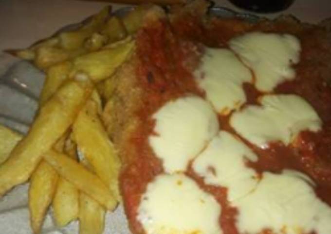 Milanesa carne napolitana con papas fritas Receta de calu-calita- Cookpad