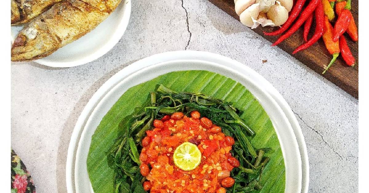 Resep Plecing Kangkung Khas Lombok oleh Bunda Rayyan - Cookpad