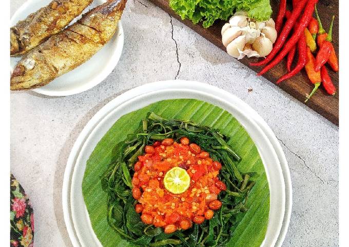 Resep Plecing kangkung khas lombok oleh Bunda Rayyan - Cookpad