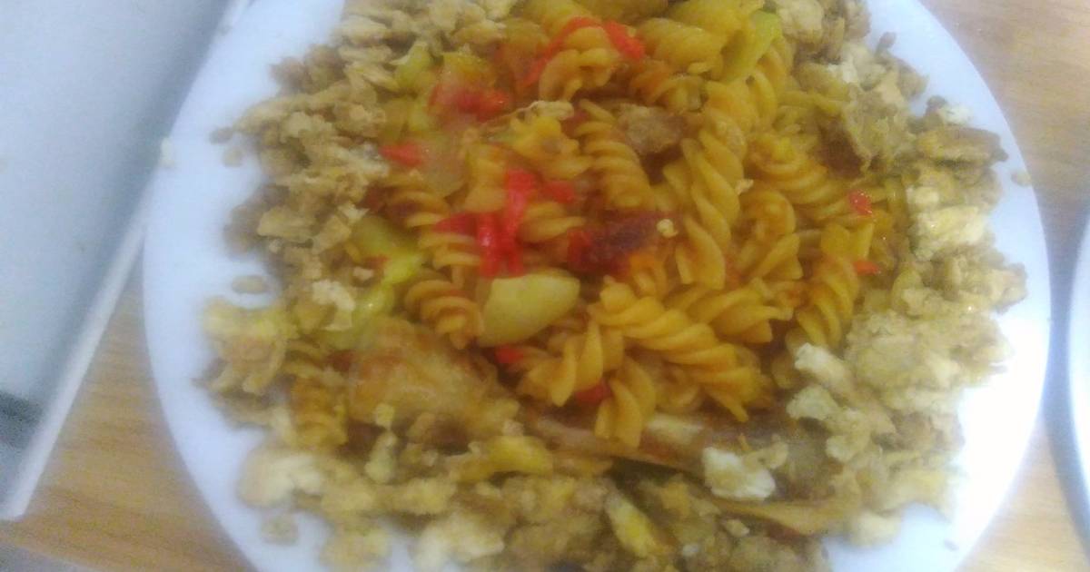 Resep Spicy fusilli with brown scrambled eggs oleh Ami - Cookpad