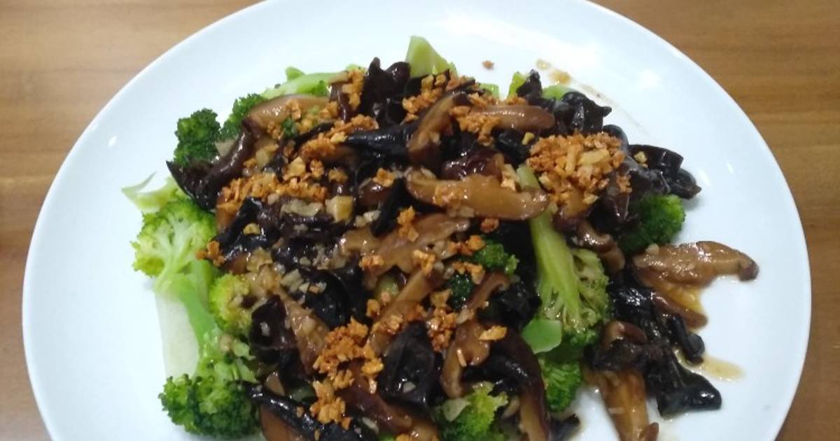 Resep Brokoli sirem jamur hiyoko+ jamur kuping oleh Murtopingah - Cookpad