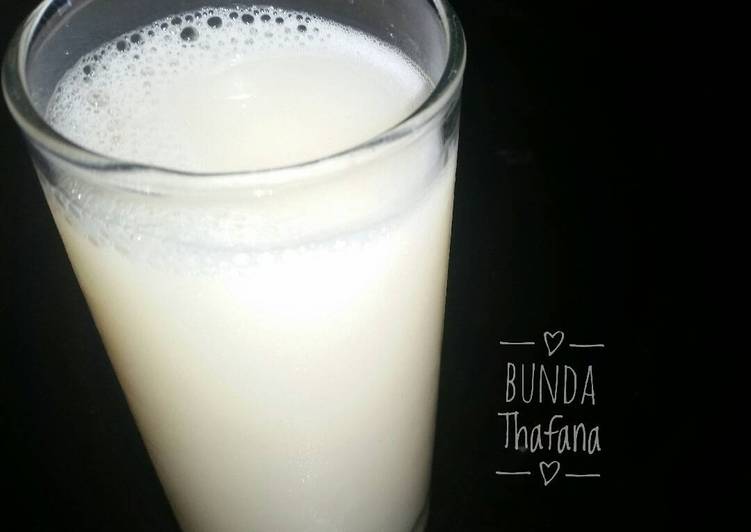 Resep Yakult Sprite mix oleh Bunda Thafana - Cookpad